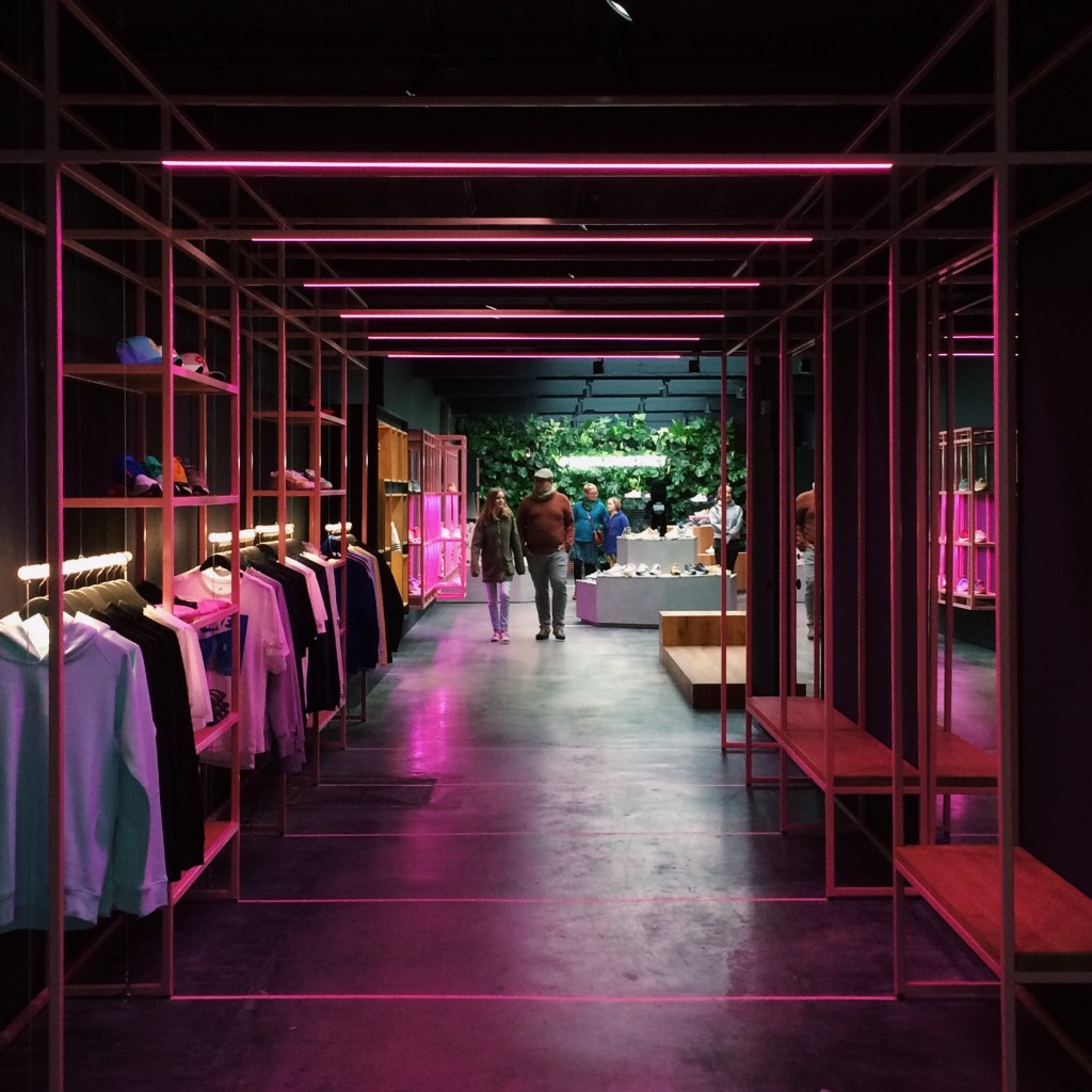 A Step-By-Step Intro Guide to the Mall Goth Aesthetic